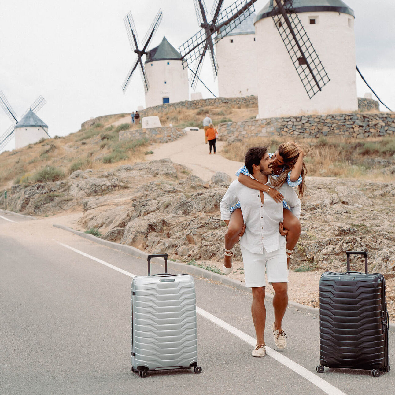 Proxis Spinner (4 wheels) 81cm Yellow | Samsonite UK