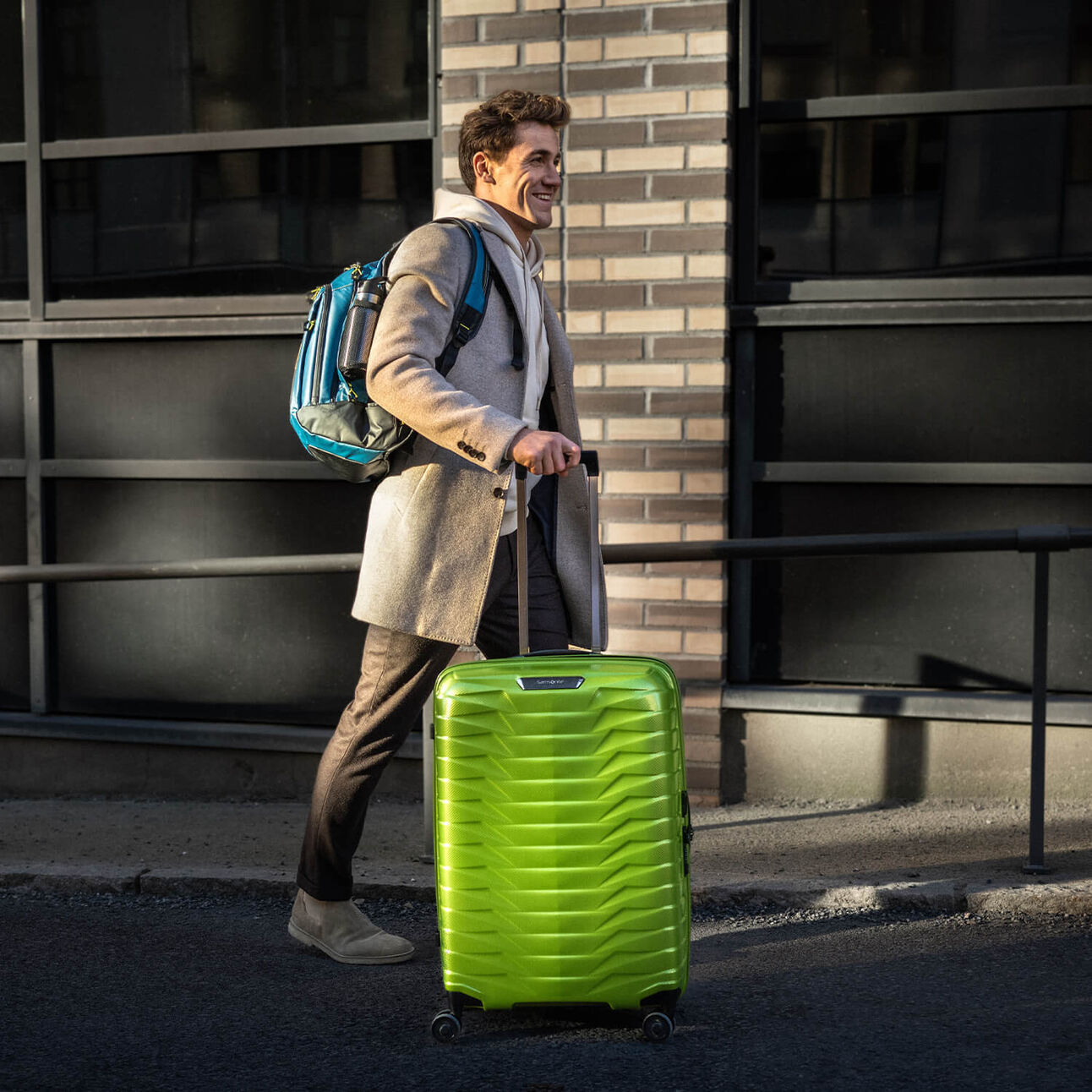 Proxis Spinner (4 wheels) 69cm Green | Samsonite UK