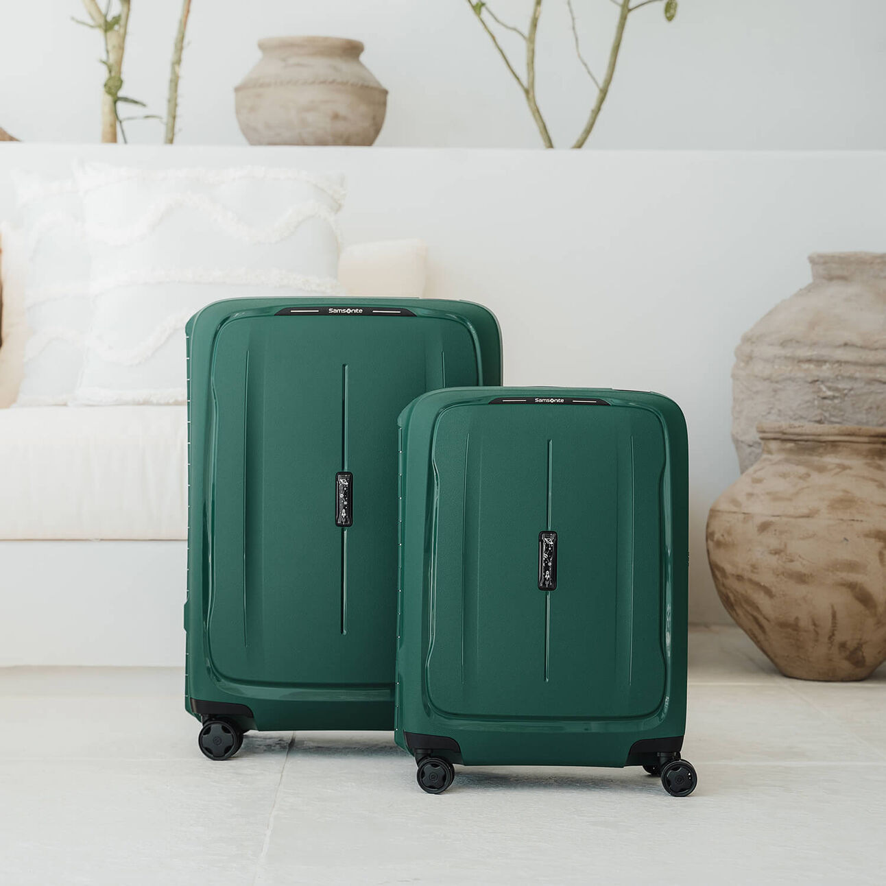 Essens Spinner (4 wheels) 55cm Graphite | Samsonite UK