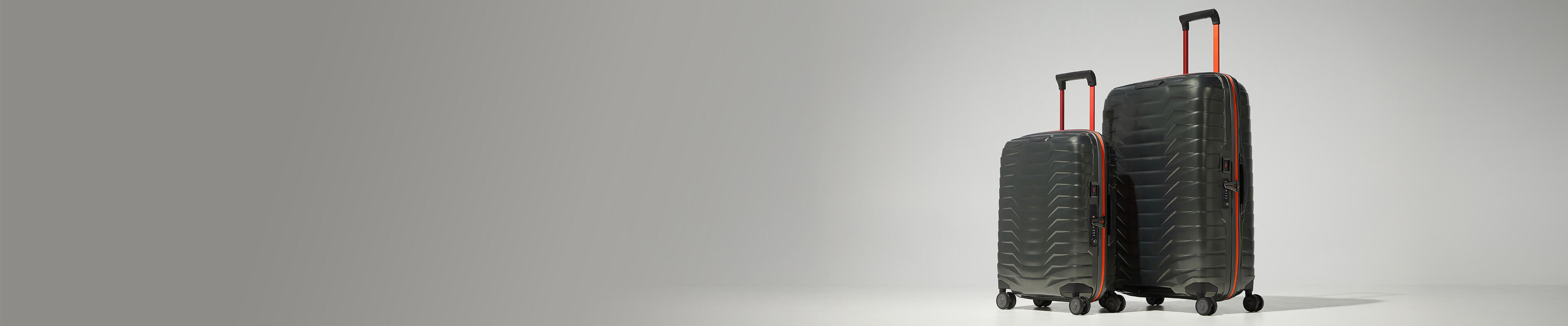 Proxis Circular Spinner (4 wheels) 75cm Green | Samsonite UK