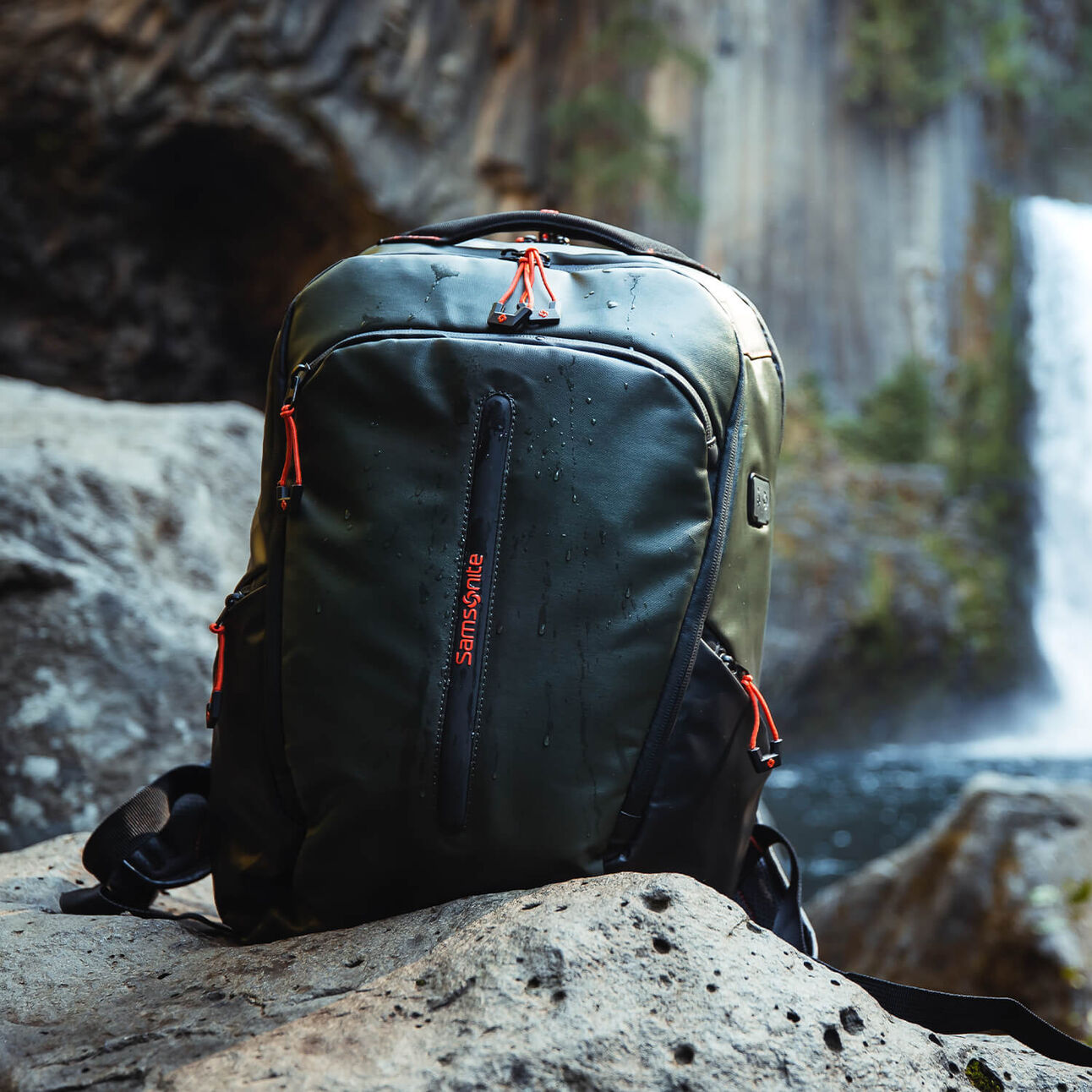 Ecodiver Backpack M USB Blue | Samsonite UK