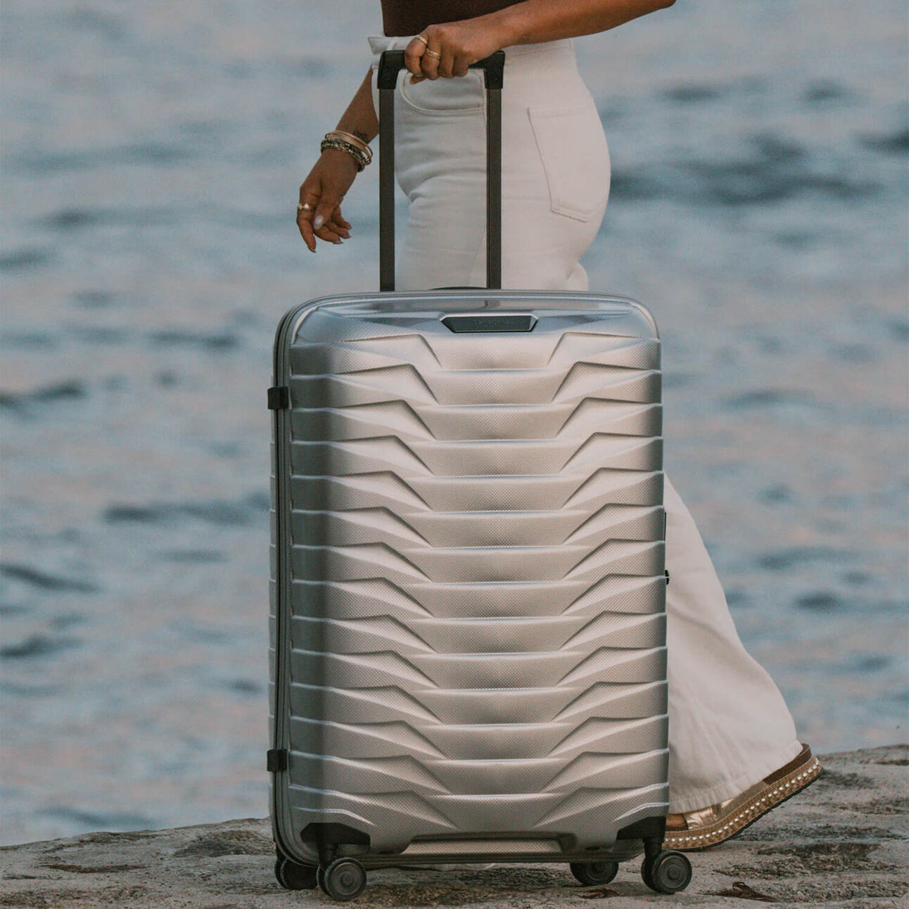 Proxis Spinner (4 wheels) 86cm Silver | Samsonite UK