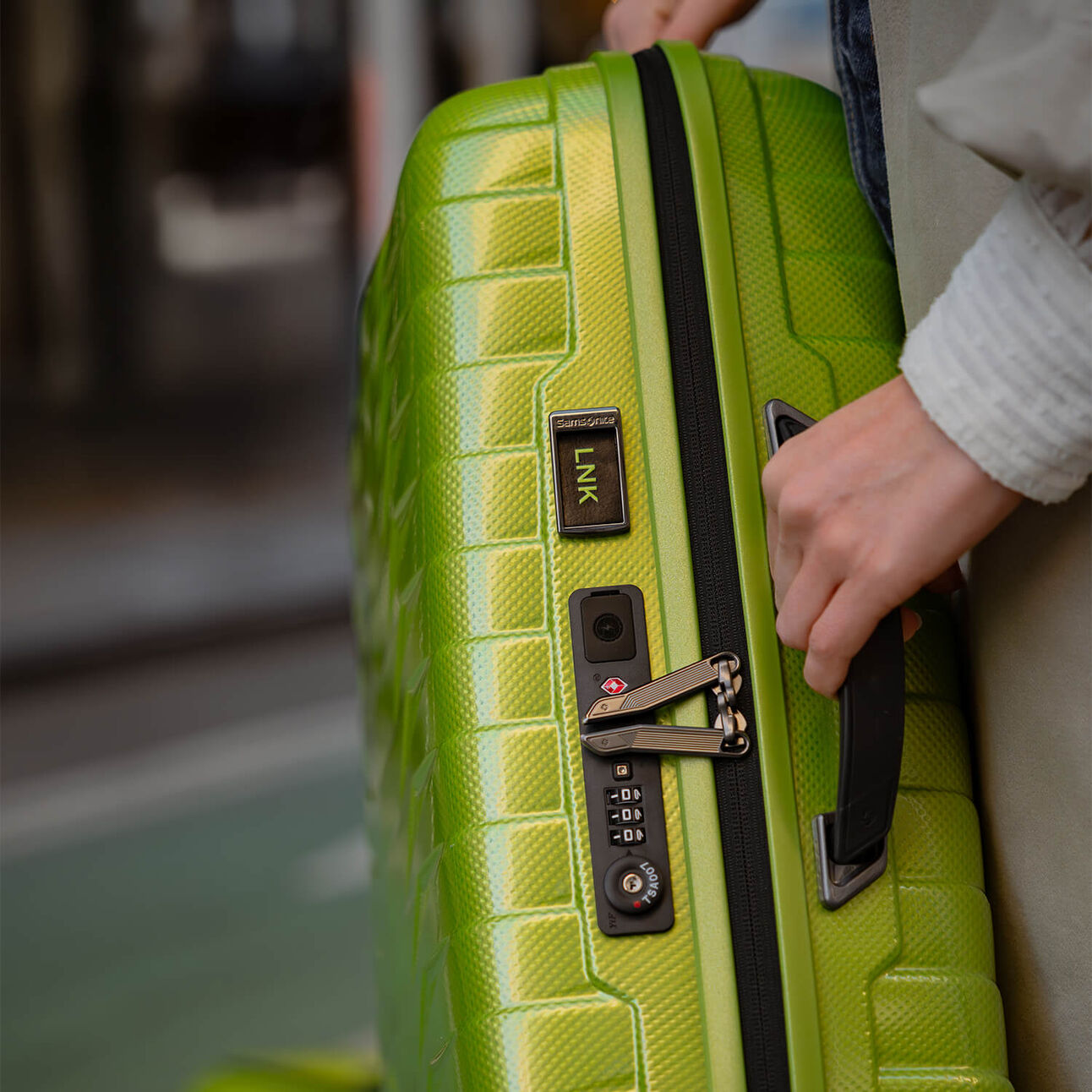 Proxis Spinner (4 wheels) 75cm | Samsonite UK