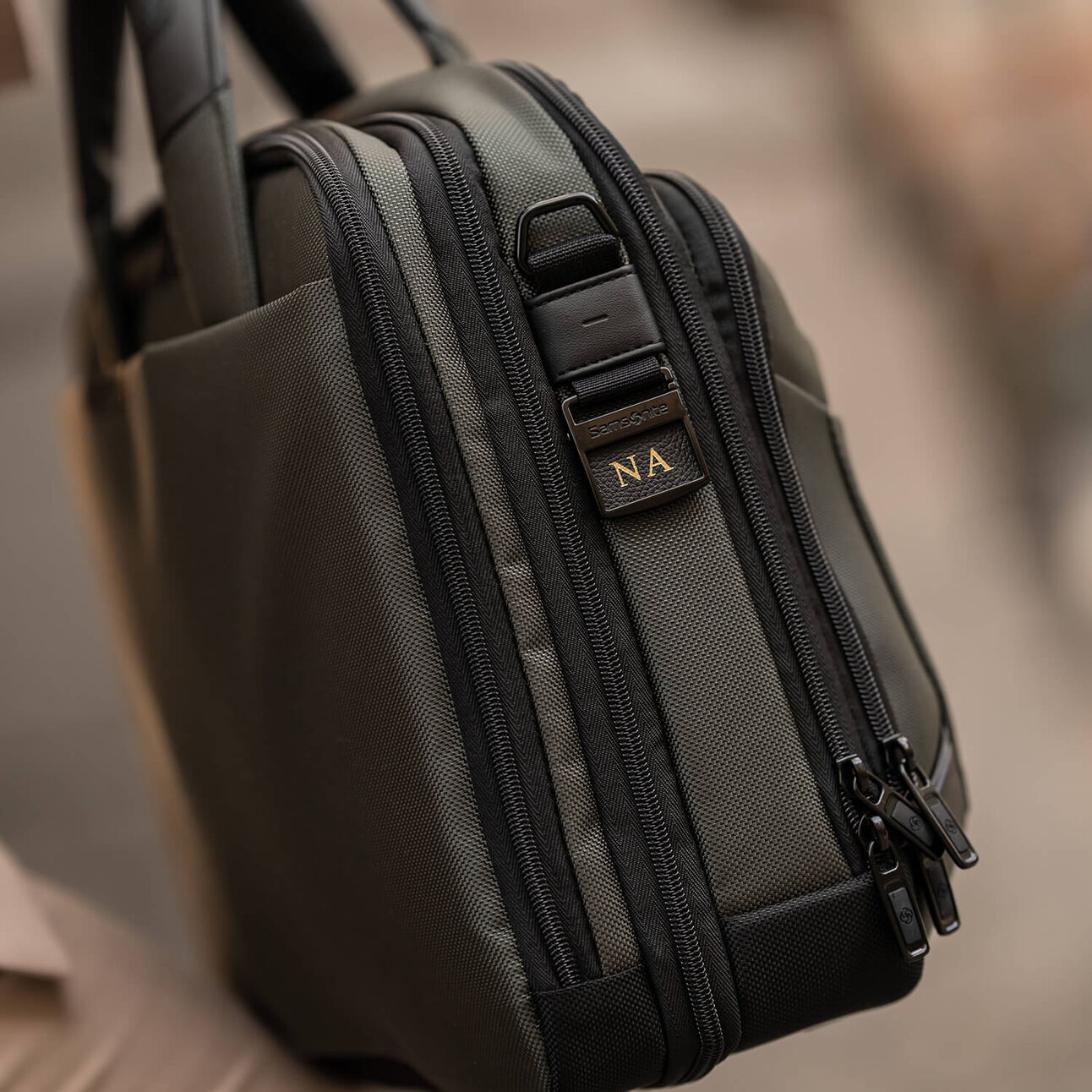 Pro-DLX 6 Briefcase 15.6" Black | Samsonite UK